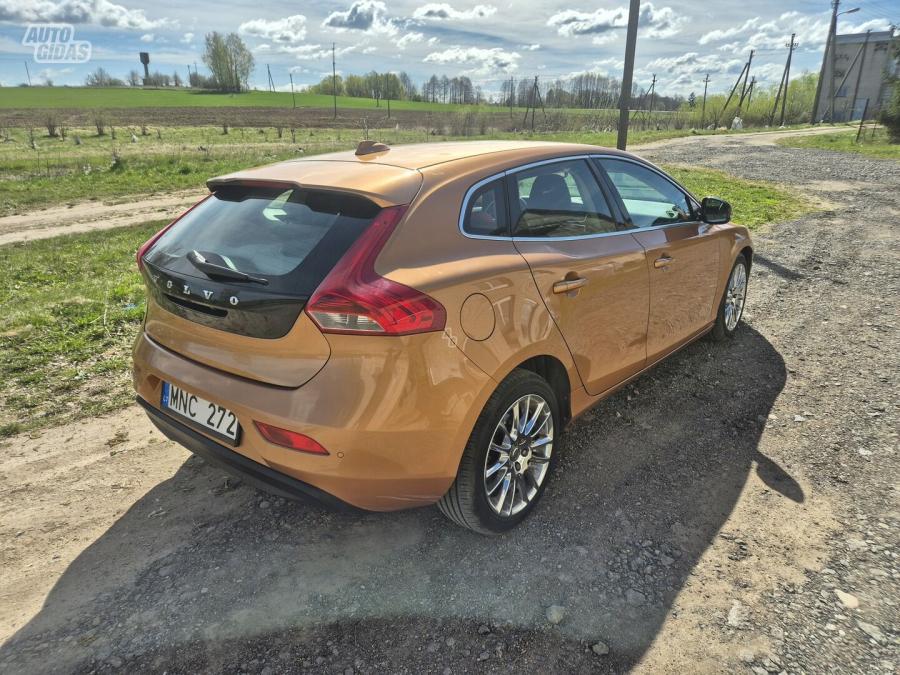 Volvo V40 2013 Viļņa, ar dzinēja tilpumu 1.60 L un nobraukumu 290 tūkst. km par 7000 €, foto 10 vietnē AUTOMOTO.COM.LV