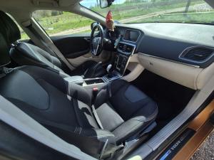 Volvo V40 2013 Viļņa, ar dzinēja tilpumu 1.60 L un nobraukumu 290 tūkst. km par 7000 €, foto 16 vietnē AUTOMOTO.COM.LV