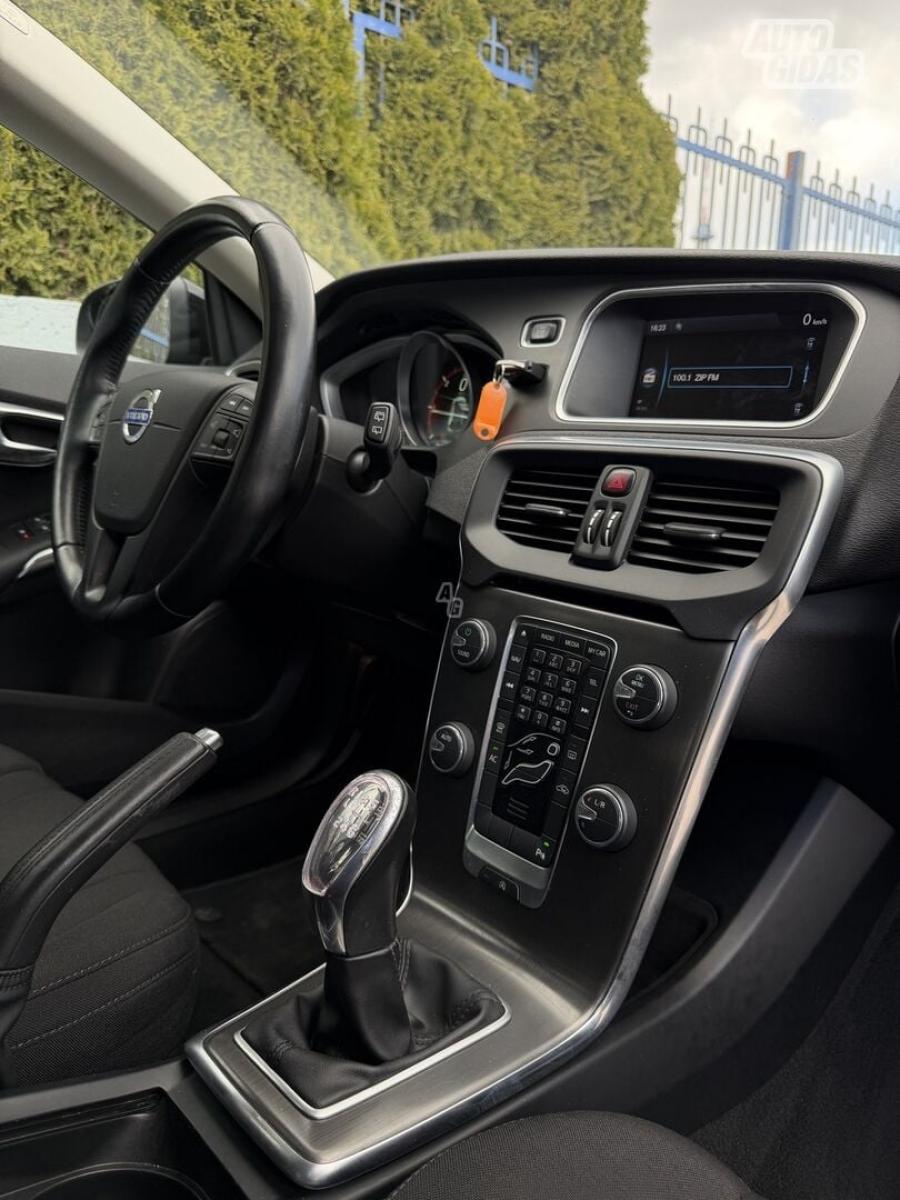 Volvo V40 2013 Viļņa, ar dzinēja tilpumu 1.60 L un nobraukumu 259 tūkst. km par 6300 €, foto 11 vietnē AUTOMOTO.COM.LV