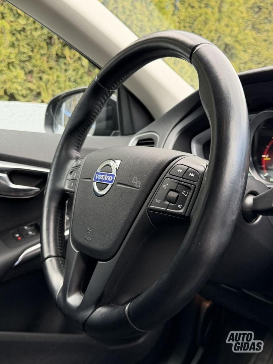Volvo V40 2013 Viļņa, ar dzinēja tilpumu 1.60 L un nobraukumu 259 tūkst. km par 6300 €, foto 12 vietnē AUTOMOTO.COM.LV
