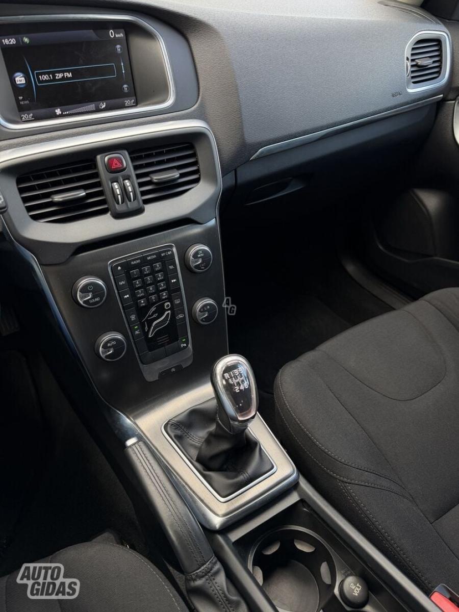Volvo V40 2013 Viļņa, ar dzinēja tilpumu 1.60 L un nobraukumu 259 tūkst. km par 6300 €, foto 17 vietnē AUTOMOTO.COM.LV