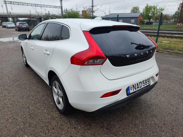 Volvo V40 2013 in Siauliai, with an engine capacity of 1.60 L and mileage of 289 thousand km for 3900 €, photo 6 on AUTOMOTO.COM.LV