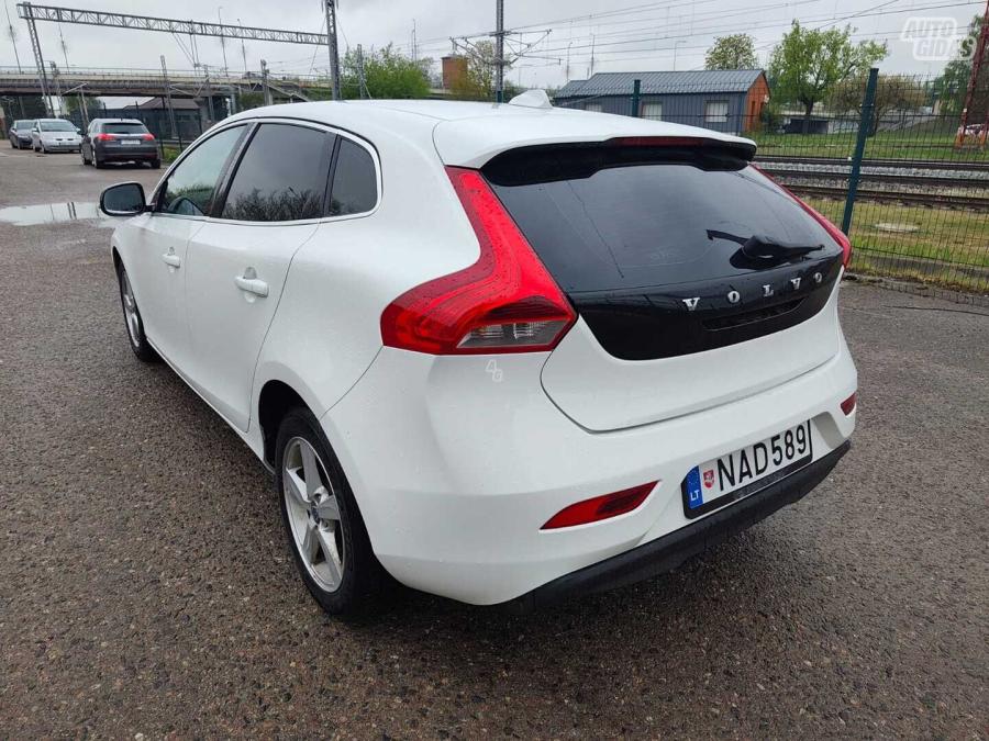 Volvo V40 2013 in Siauliai, with an engine capacity of 1.60 L and mileage of 289 thousand km for 3900 €, photo 7 on AUTOMOTO.COM.LV