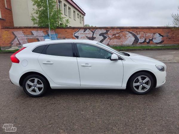 Volvo V40 2013 in Siauliai, with an engine capacity of 1.60 L and mileage of 289 thousand km for 3900 €, photo 7 on AUTOMOTO.COM.LV