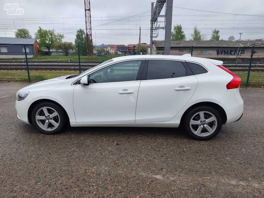 Volvo V40 2013 in Siauliai, with an engine capacity of 1.60 L and mileage of 289 thousand km for 3900 €, photo 9 on AUTOMOTO.COM.LV