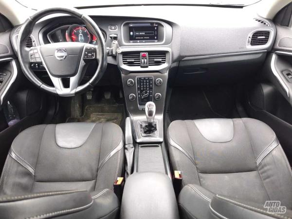 Volvo V40 2013 in Siauliai, with an engine capacity of 1.60 L and mileage of 289 thousand km for 3900 €, photo 9 on AUTOMOTO.COM.LV