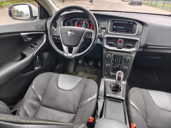 Volvo V40 2013 in Siauliai, with an engine capacity of 1.60 L and mileage of 289 thousand km for 3900 €, photo 10 on AUTOMOTO.COM.LV