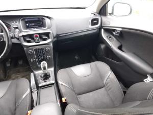 Volvo V40 2013 in Siauliai, with an engine capacity of 1.60 L and mileage of 289 thousand km for 3900 €, photo 12 on AUTOMOTO.COM.LV