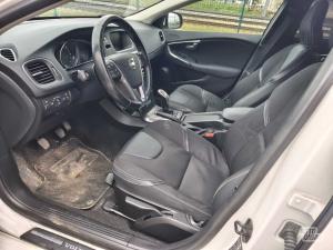 Volvo V40 2013 in Siauliai, with an engine capacity of 1.60 L and mileage of 289 thousand km for 3900 €, photo 14 on AUTOMOTO.COM.LV