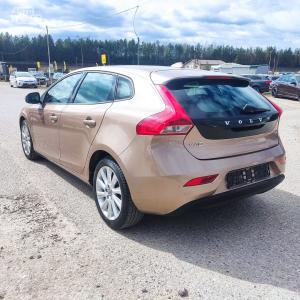 Volvo V40 2013 in Vilnius, with an engine capacity of 1.60 L and mileage of 270 thousand km for 5300 €, photo 6 on AUTOMOTO.COM.LV