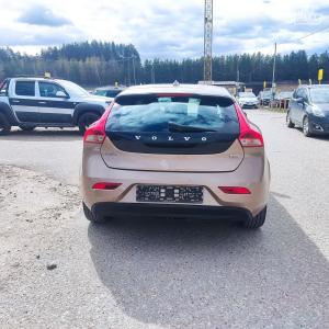 Volvo V40 2013 in Vilnius, with an engine capacity of 1.60 L and mileage of 270 thousand km for 5300 €, photo 8 on AUTOMOTO.COM.LV