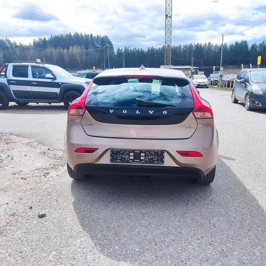 Volvo V40 2013 in Vilnius, with an engine capacity of 1.60 L and mileage of 270 thousand km for 5300 €, photo 8 on AUTOMOTO.COM.LV