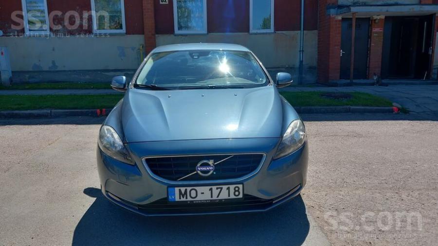 Volvo V40 2013 Bauska, ar dzinēja tilpumu 1.60 L un nobraukumu 331 tūkst. km par 6000 €, foto 3 vietnē AUTOMOTO.COM.LV