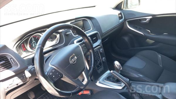 Volvo V40 2013 Bauska, ar dzinēja tilpumu 1.60 L un nobraukumu 331 tūkst. km par 6000 €, foto 9 vietnē AUTOMOTO.COM.LV