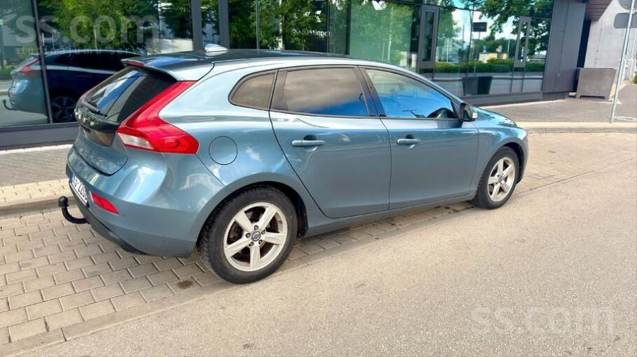 Volvo V40 2013 Rīga, ar dzinēja tilpumu 1.60 L un nobraukumu 225 tūkst. km par 6900 €, foto 3 vietnē AUTOMOTO.COM.LV