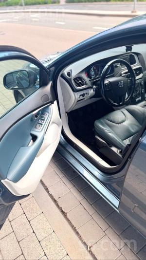 Volvo V40 2013 Rīga, ar dzinēja tilpumu 1.60 L un nobraukumu 225 tūkst. km par 6900 €, foto 4 vietnē AUTOMOTO.COM.LV