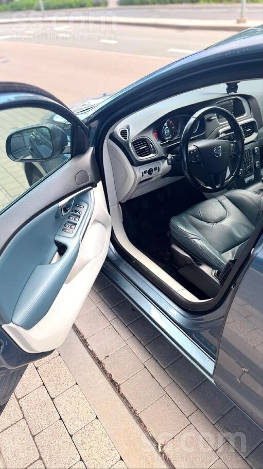 Volvo V40 2013 Rīga, ar dzinēja tilpumu 1.60 L un nobraukumu 225 tūkst. km par 6900 €, foto 4 vietnē AUTOMOTO.COM.LV