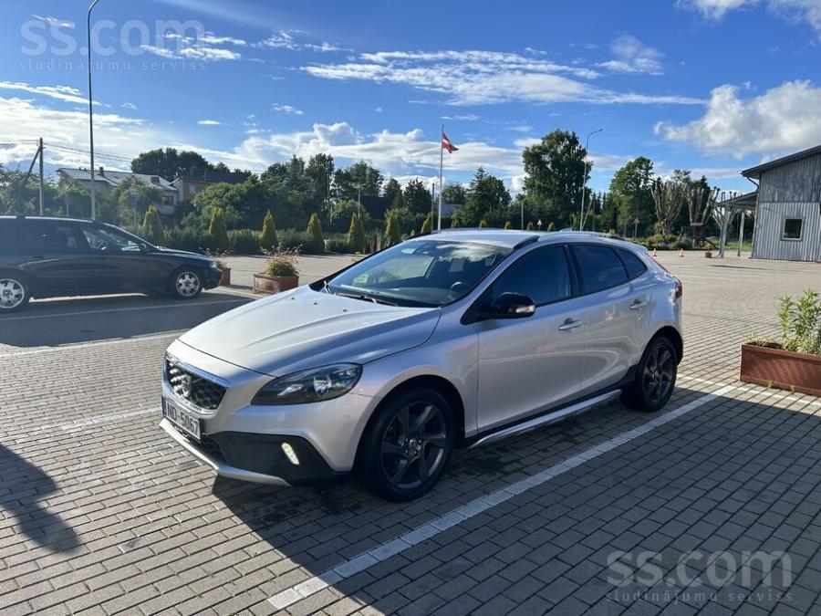 Вольво В40 2013 в Рига, объемом двигателя 1.60 л и пробегом 260 тыс. км за 7000 €, фото 1 на AUTOMOTO.COM.LV