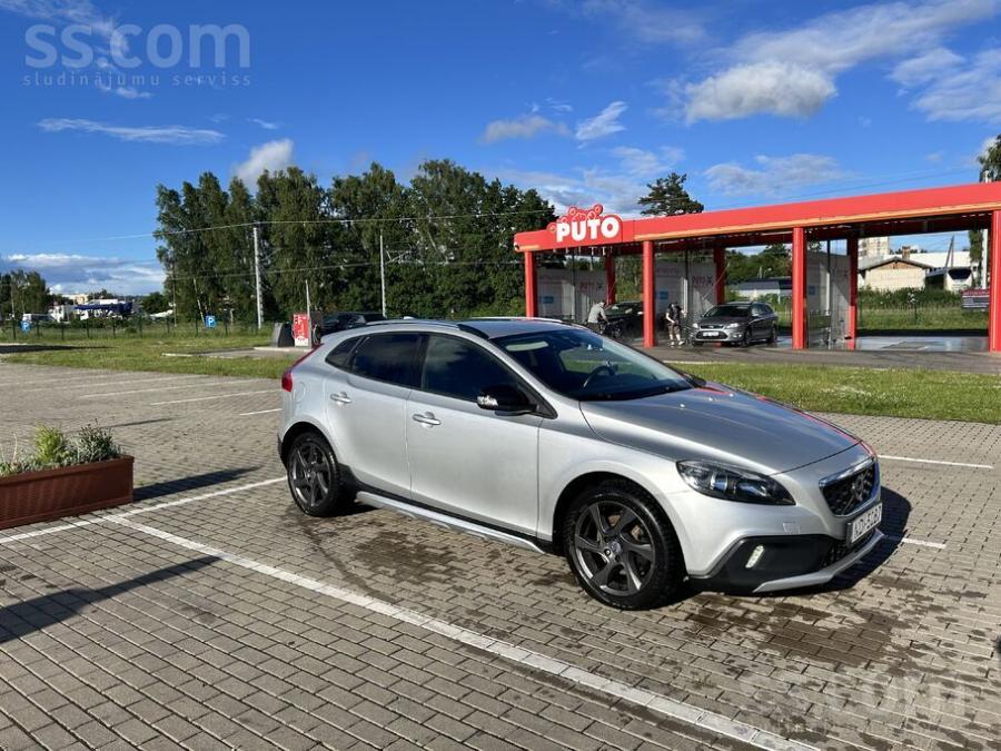 Вольво В40 2013 в Рига, объемом двигателя 1.60 л и пробегом 260 тыс. км за 7000 €, фото 3 на AUTOMOTO.COM.LV