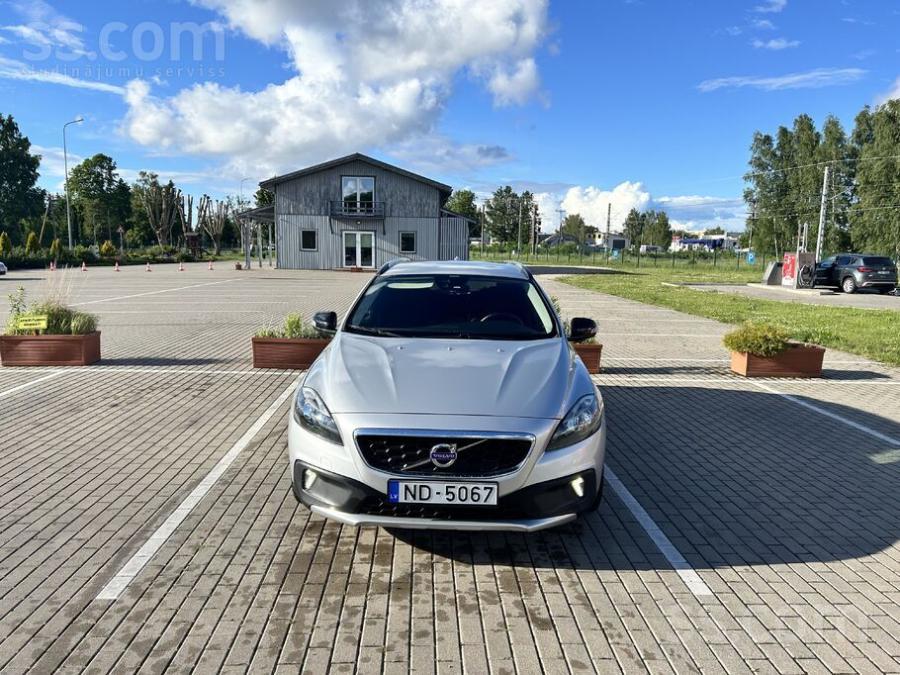Вольво В40 2013 в Рига, объемом двигателя 1.60 л и пробегом 260 тыс. км за 7000 €, фото 4 на AUTOMOTO.COM.LV