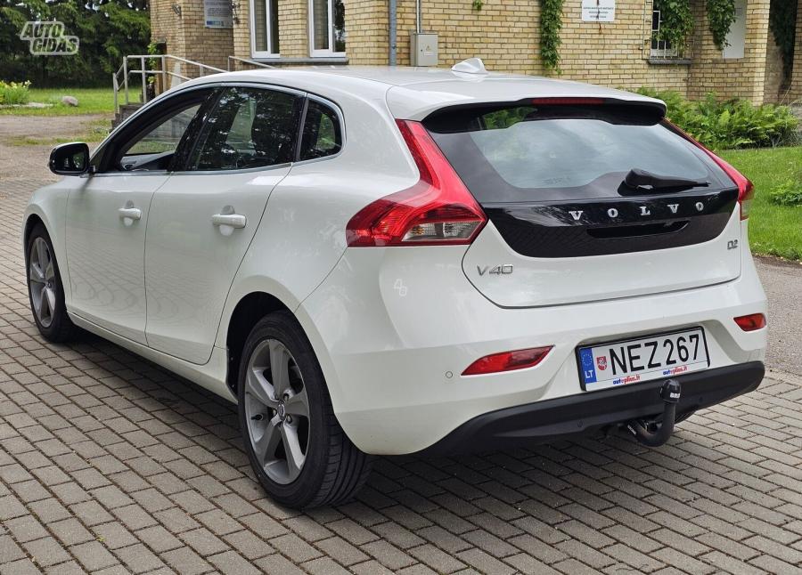 Volvo V40 2013 in Ariogala, with an engine capacity of 1.60 L and mileage of 291 thousand km for 4500 €, photo 3 on AUTOMOTO.COM.LV