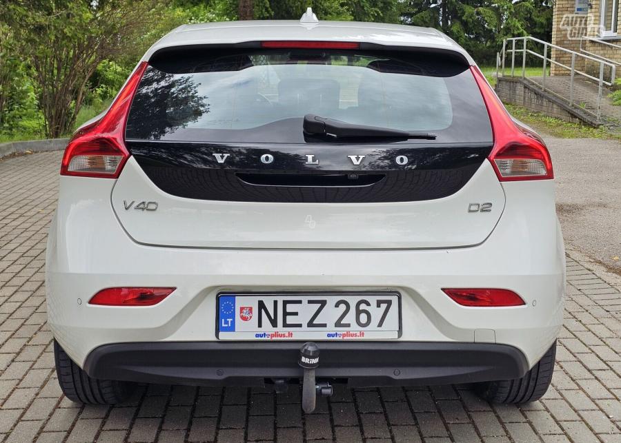 Volvo V40 2013 in Ariogala, with an engine capacity of 1.60 L and mileage of 291 thousand km for 4500 €, photo 4 on AUTOMOTO.COM.LV