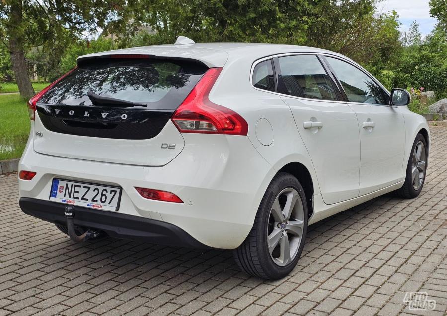 Volvo V40 2013 in Ariogala, with an engine capacity of 1.60 L and mileage of 291 thousand km for 4500 €, photo 5 on AUTOMOTO.COM.LV