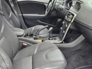 Volvo V40 2013 in Ariogala, with an engine capacity of 1.60 L and mileage of 291 thousand km for 4500 €, photo 10 on AUTOMOTO.COM.LV