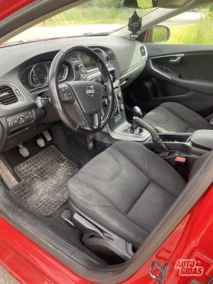 Volvo V40 2013 in Vilnius, with an engine capacity of 2.00 L and mileage of 363 thousand km for 4350 €, photo 6 on AUTOMOTO.COM.LV