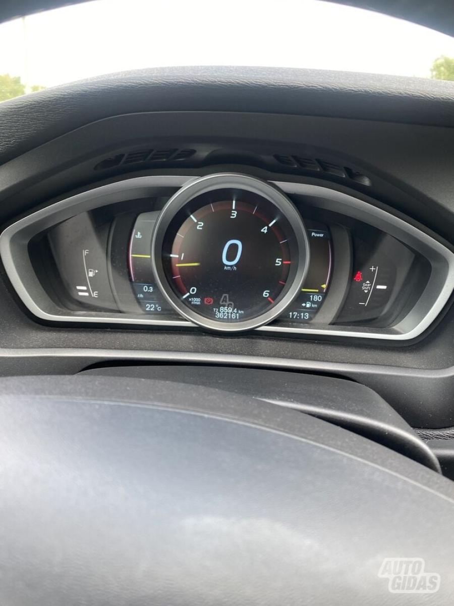 Volvo V40 2013 in Vilnius, with an engine capacity of 2.00 L and mileage of 363 thousand km for 4350 €, photo 7 on AUTOMOTO.COM.LV