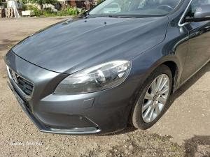Volvo V40 2013 in Pasvalys, with an engine capacity of 1.56 L and mileage of 219 thousand km for 3750 €, photo 4 on AUTOMOTO.COM.LV