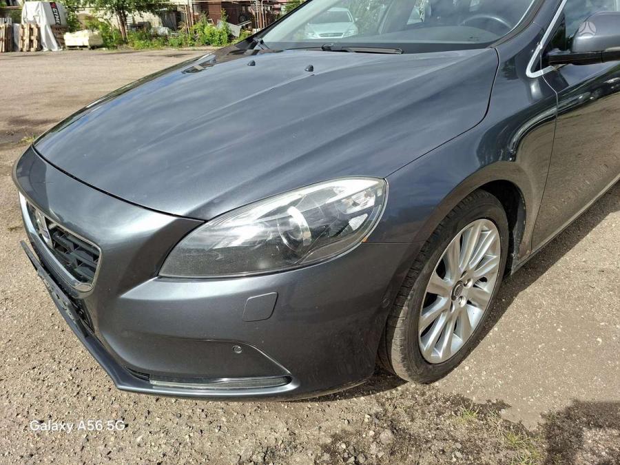 Volvo V40 2013 in Pasvalys, with an engine capacity of 1.56 L and mileage of 219 thousand km for 3750 €, photo 4 on AUTOMOTO.COM.LV