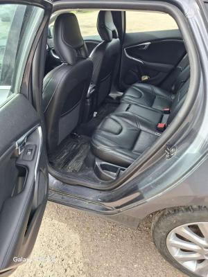 Volvo V40 2013 in Pasvalys, with an engine capacity of 1.56 L and mileage of 219 thousand km for 3750 €, photo 16 on AUTOMOTO.COM.LV