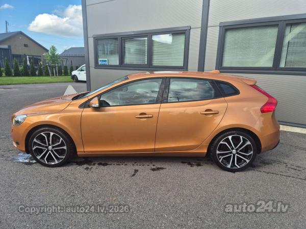 Volvo V40 2013 Pērnava, ar dzinēja tilpumu 1.60 L un nobraukumu 352 tūkst. km par 5999 €, foto 5 vietnē AUTOMOTO.COM.LV