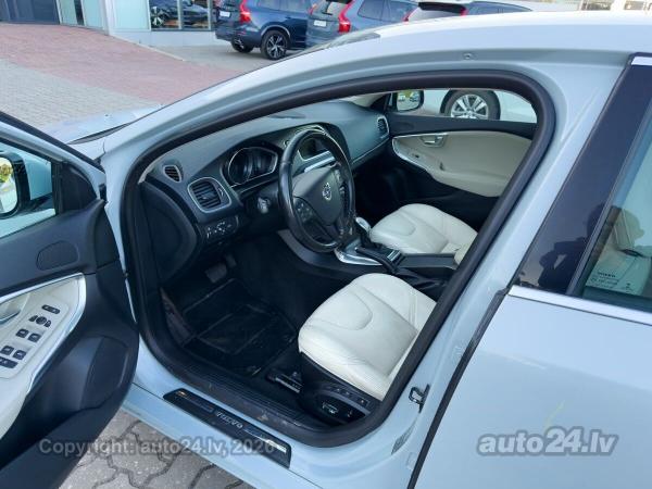 Volvo V40 2013 Tallina, ar dzinēja tilpumu 2.00 L un nobraukumu 199 tūkst. km par 8200 €, foto 5 vietnē AUTOMOTO.COM.LV