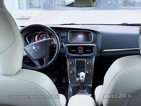 Volvo V40 2013 Tallina, ar dzinēja tilpumu 2.00 L un nobraukumu 199 tūkst. km par 8200 €, foto 7 vietnē AUTOMOTO.COM.LV
