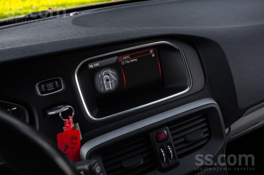 Volvo V40 2013 Jelgava, ar dzinēja tilpumu 1.60 L un nobraukumu 233 tūkst. km par 6190 €, foto 20 vietnē AUTOMOTO.COM.LV