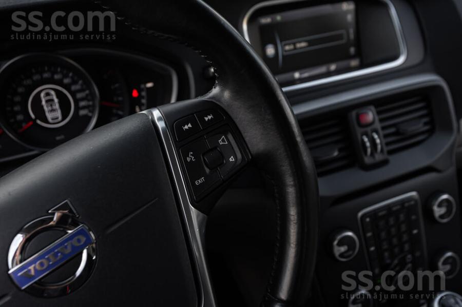 Volvo V40 2013 Jelgava, ar dzinēja tilpumu 1.60 L un nobraukumu 233 tūkst. km par 6190 €, foto 24 vietnē AUTOMOTO.COM.LV