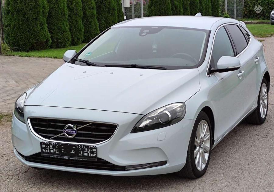 Volvo V40 2013 in Raseiniai, with an engine capacity of 2.00 L and mileage of 255 thousand km for 8750 €, photo 6 on AUTOMOTO.COM.LV