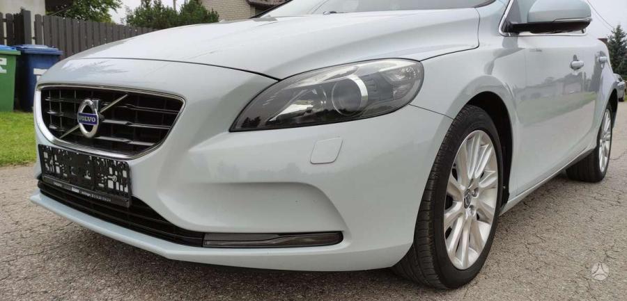 Volvo V40 2013 in Raseiniai, with an engine capacity of 2.00 L and mileage of 255 thousand km for 8750 €, photo 7 on AUTOMOTO.COM.LV
