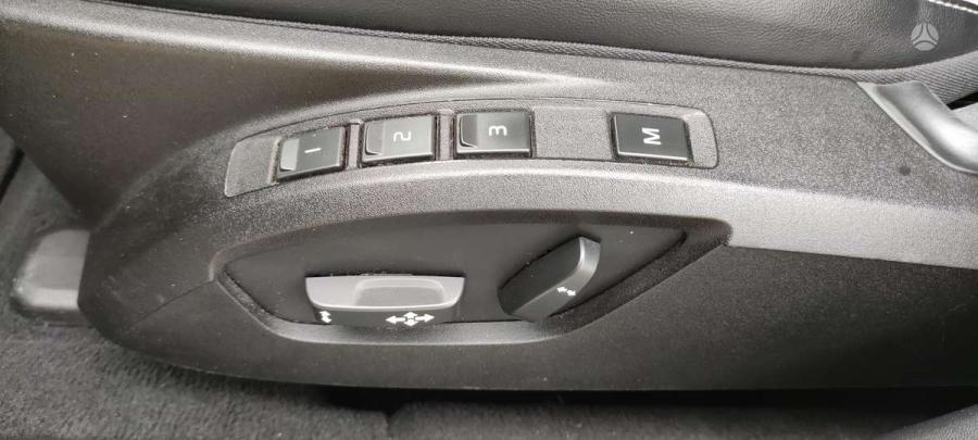 Volvo V40 2013 in Raseiniai, with an engine capacity of 2.00 L and mileage of 255 thousand km for 8750 €, photo 28 on AUTOMOTO.COM.LV