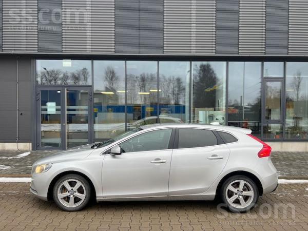 Volvo V40 2014 Rīga, ar dzinēja tilpumu 2.00 L un nobraukumu 0 tūkst. km par 5990 €, foto 3 vietnē AUTOMOTO.COM.LV