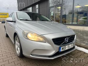 Volvo V40 2014 Rīga, ar dzinēja tilpumu 2.00 L un nobraukumu 0 tūkst. km par 5990 €, foto 4 vietnē AUTOMOTO.COM.LV