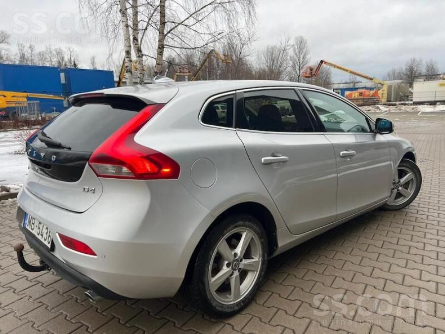 Volvo V40 2014 Rīga, ar dzinēja tilpumu 2.00 L un nobraukumu 0 tūkst. km par 5990 €, foto 14 vietnē AUTOMOTO.COM.LV