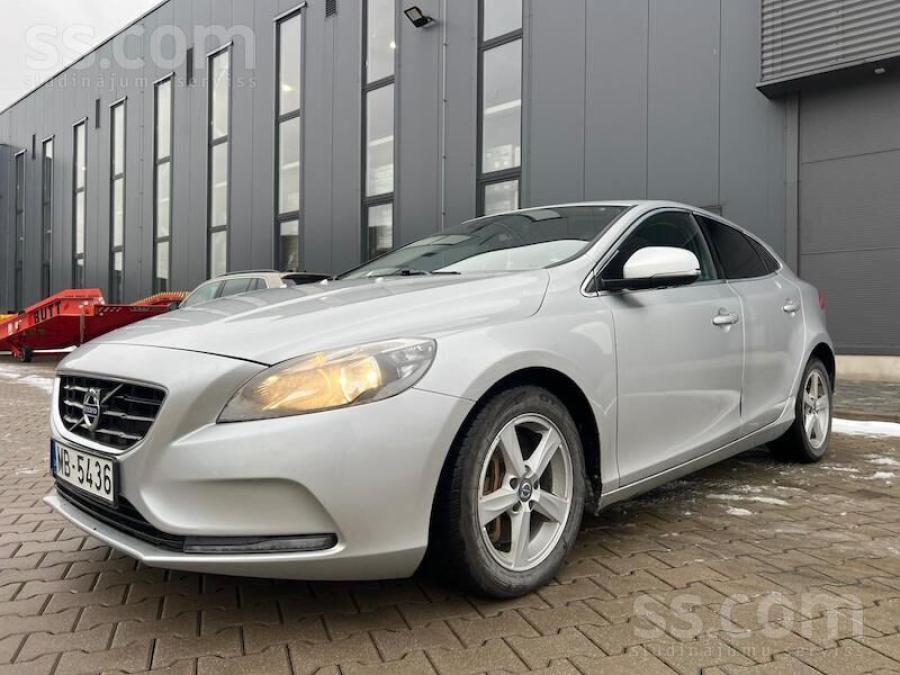 Volvo V40 2014 Rīga, ar dzinēja tilpumu 2.00 L un nobraukumu 0 tūkst. km par 5990 €, foto 17 vietnē AUTOMOTO.COM.LV