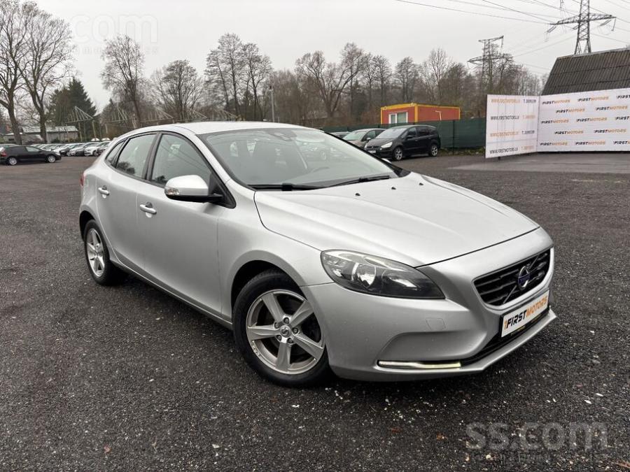 Volvo V40 2014 in Riga, with an engine capacity of 1.60 L and mileage of 120 thousand km for 6980 €, photo 3 on AUTOMOTO.COM.LV