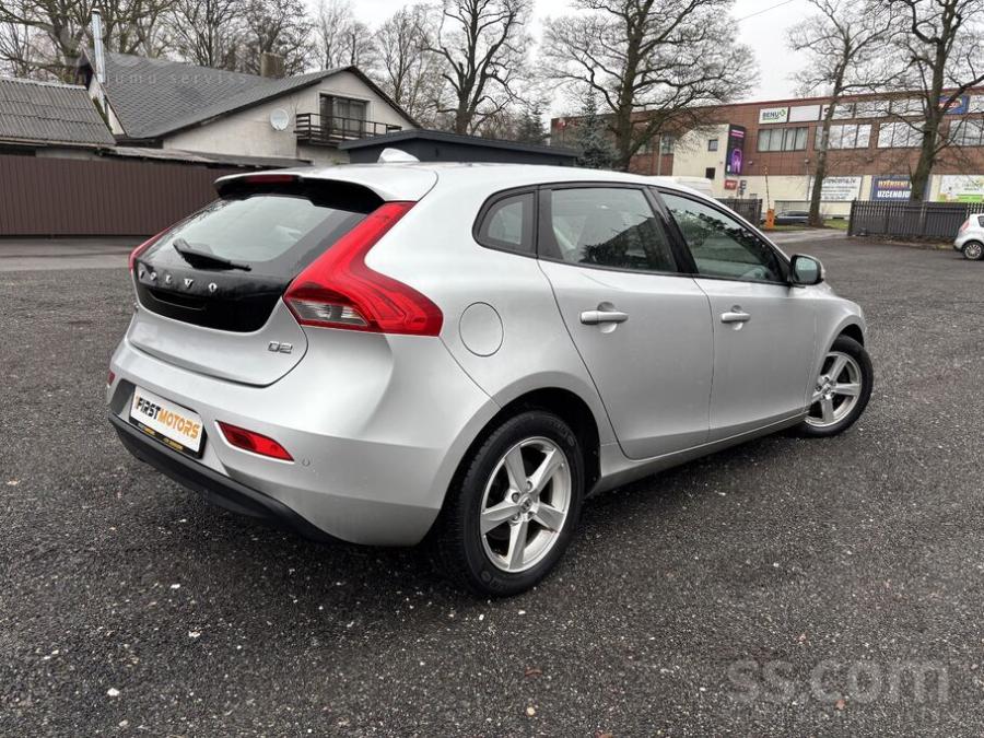 Volvo V40 2014 in Riga, with an engine capacity of 1.60 L and mileage of 120 thousand km for 6980 €, photo 4 on AUTOMOTO.COM.LV