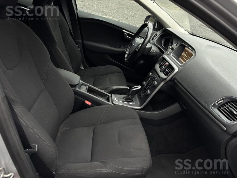 Volvo V40 2014 in Riga, with an engine capacity of 1.60 L and mileage of 120 thousand km for 6980 €, photo 9 on AUTOMOTO.COM.LV