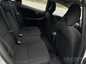 Volvo V40 2014 in Riga, with an engine capacity of 1.60 L and mileage of 120 thousand km for 6980 €, photo 11 on AUTOMOTO.COM.LV