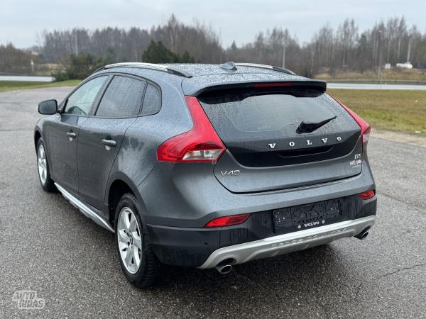 Volvo V40 2014 Šauļi, ar dzinēja tilpumu 2.00 L un nobraukumu 196 tūkst. km par 7500 €, foto 5 vietnē AUTOMOTO.COM.LV